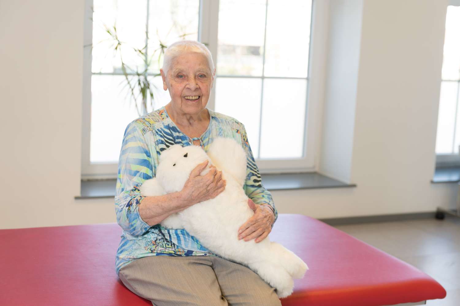 Paro: Die Therapie-Robbe gegen Einsamkeit, Stress und Wut | Paro